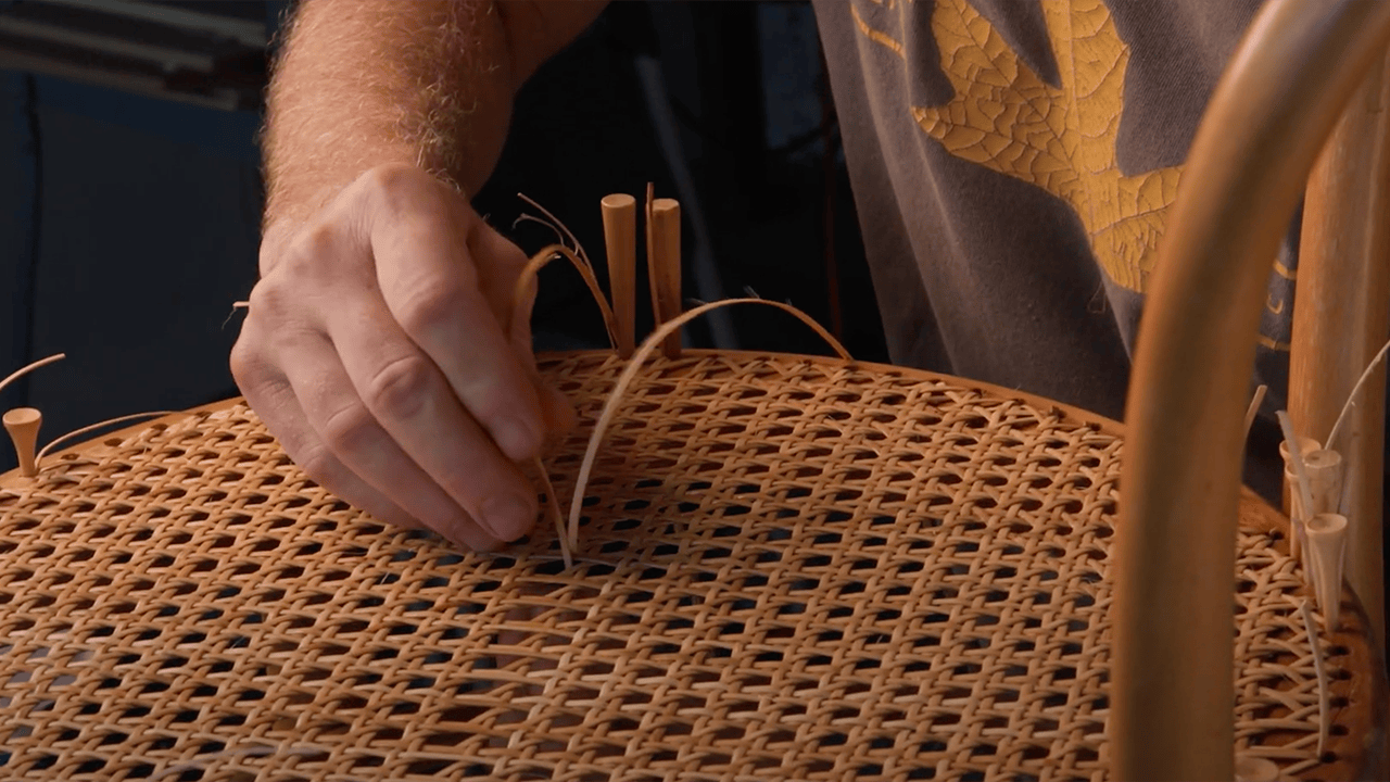 Hand Caning (Diagonal Rows) – Craft Video Dictionary